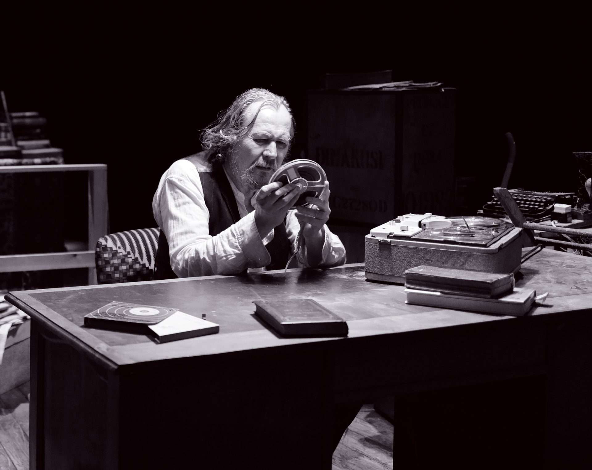 Theatre review – Gary Oldman in Krapp’s Last Tape at York Theatre Royal ...