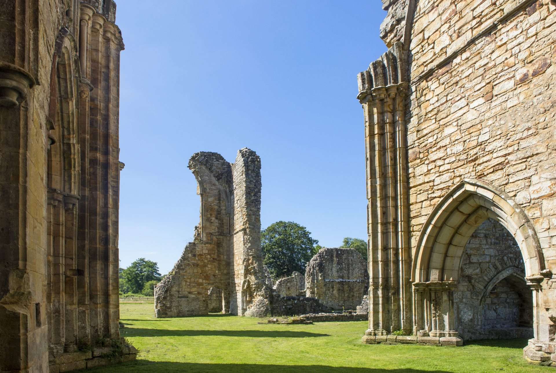 Bayham: The Abbey that fought back - The Tablet