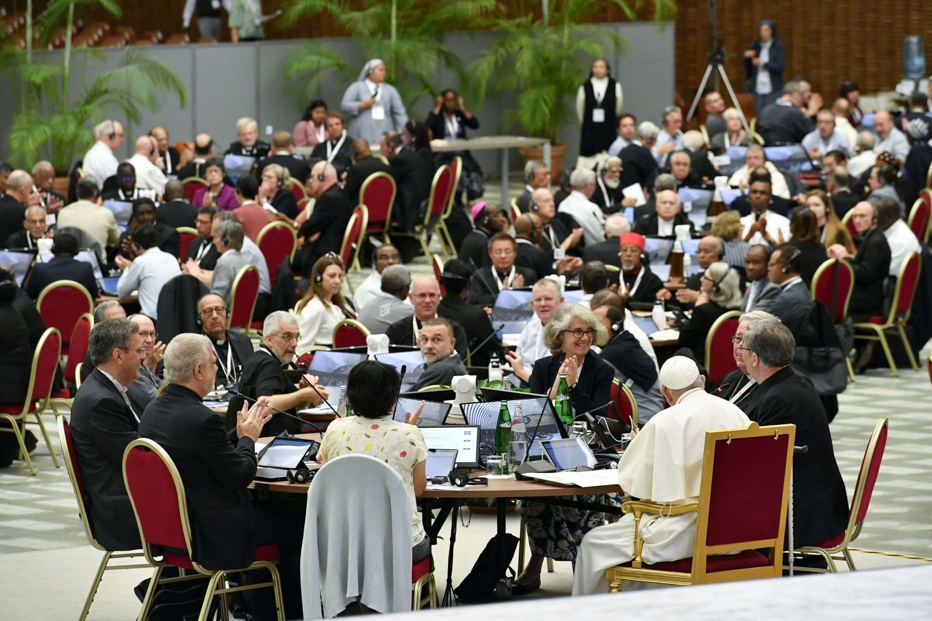 Synod office postpones reports on controversial topics - The Tablet